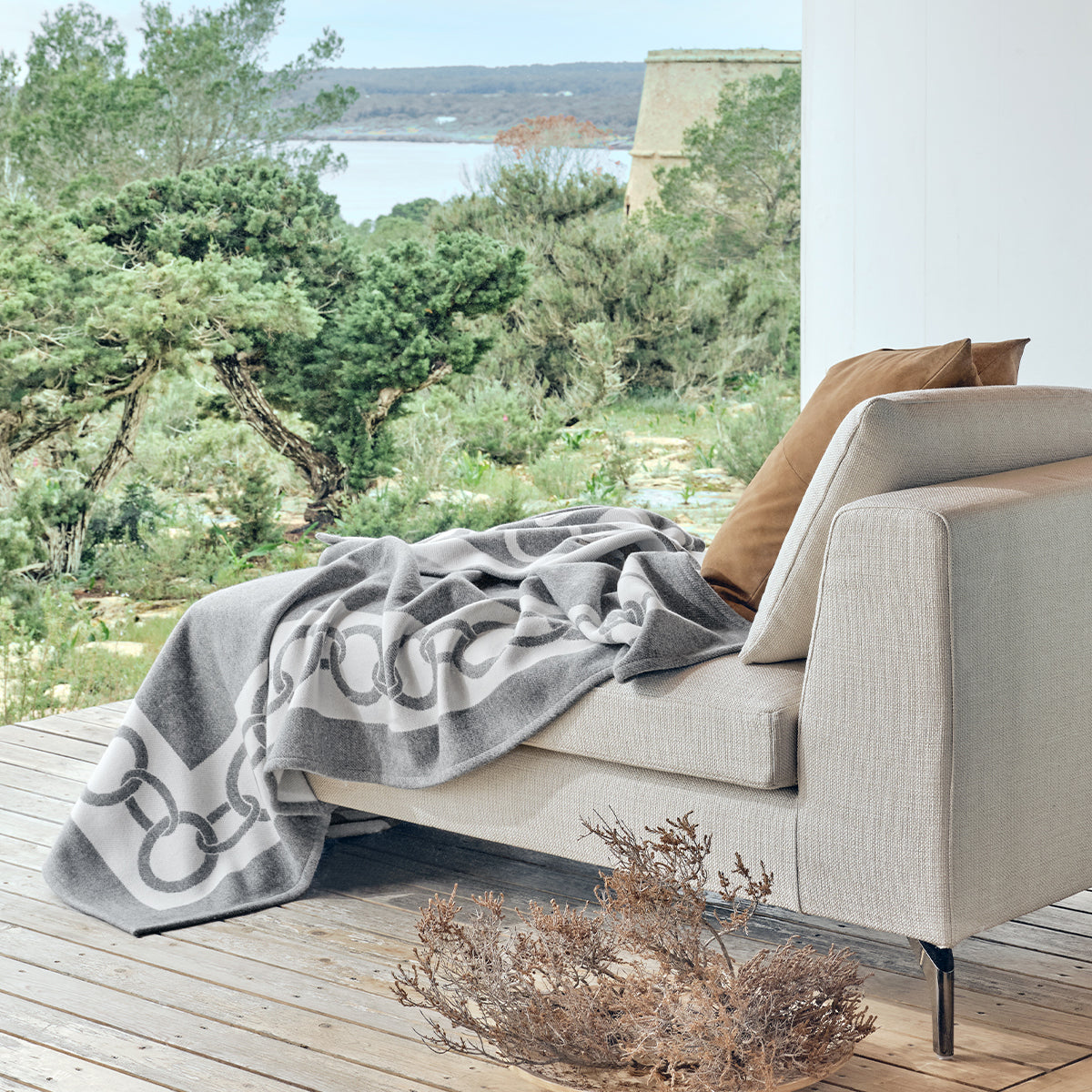 Frette Chains Throw – Exclusive Resorts Store